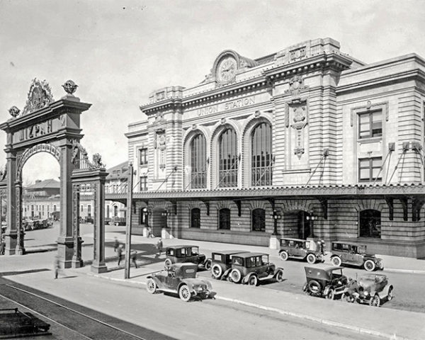 DENVER UNION STATION - LUGDEN | Luggage Storage & Phone Charging