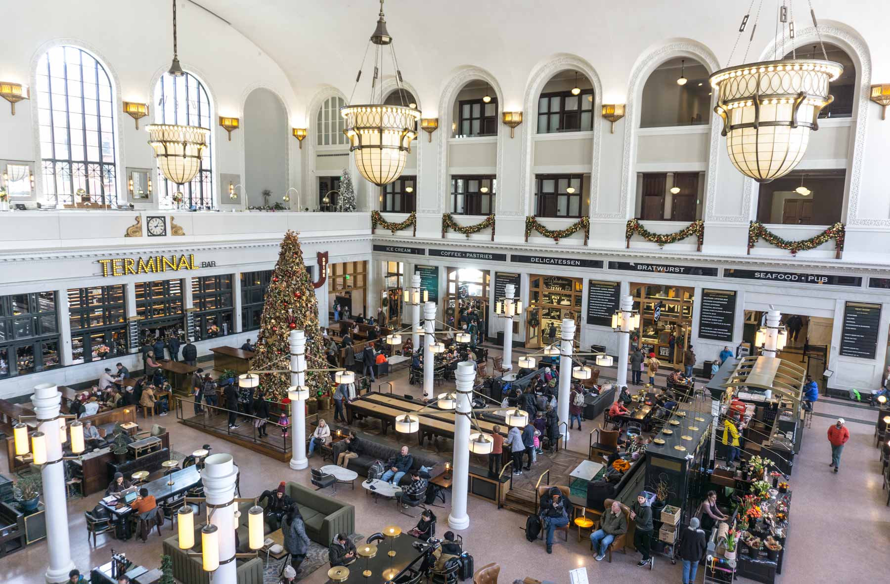 DENVER UNION STATION - LUGDEN | Luggage Storage & Phone Charging